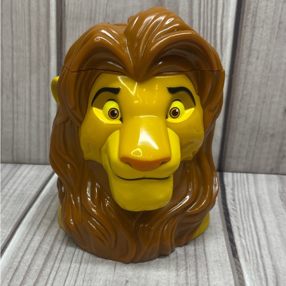 Disney | Dining | Disney On Ice The Lion King Simba Flip Lid Plastic ...